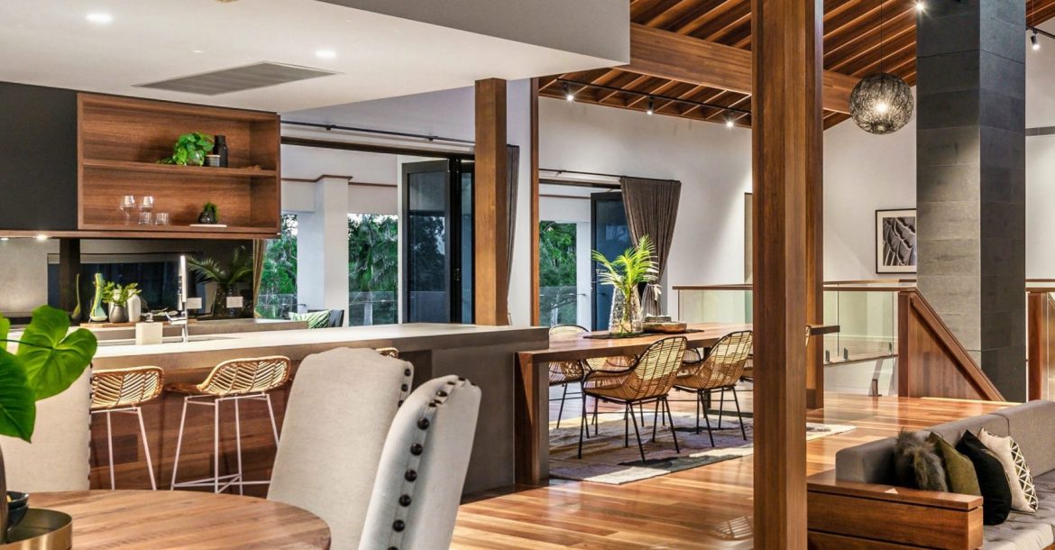 London - Base Architecture