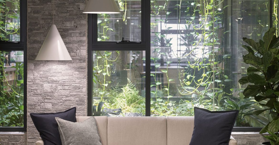 Zenith Showroom - Base Architecture